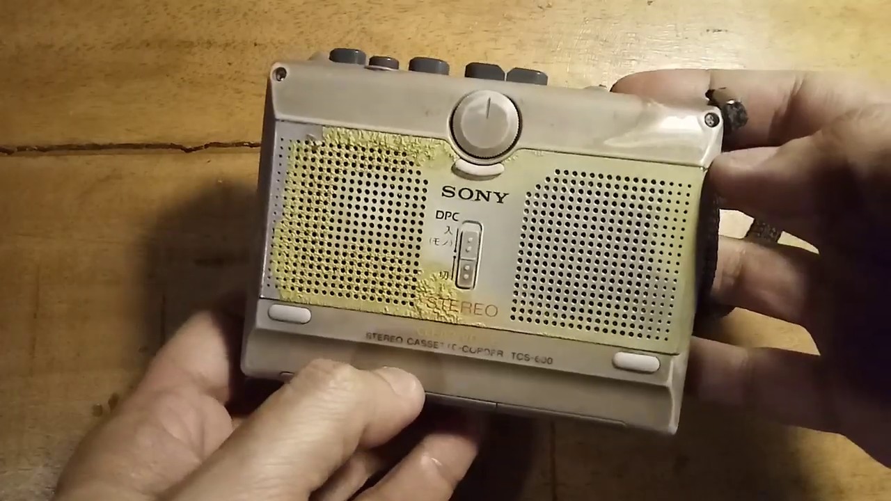 What a 40 year old walkman sounds like - YouTube
