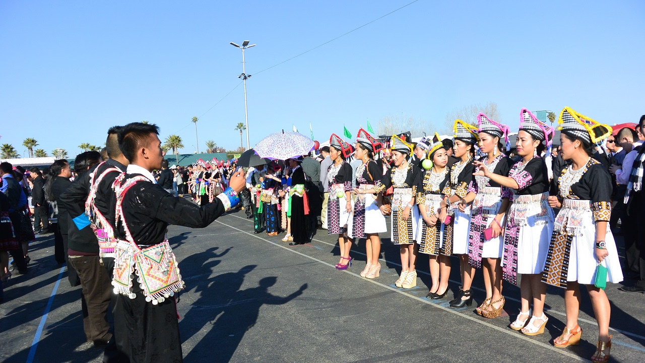 Hmoob Vaj Loog Vooj Vuab - YouTube