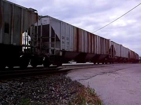 CSX southbound mixed frieght with patched Conrail unit - YouTube