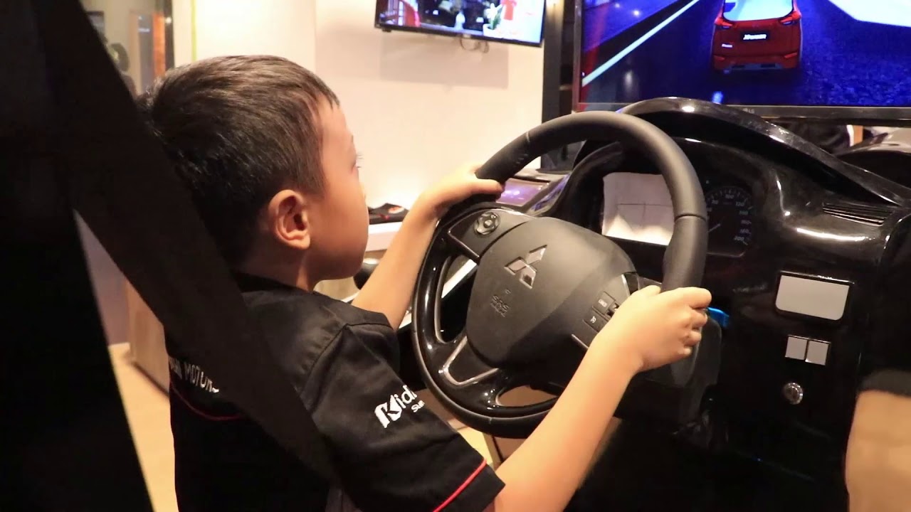 Mitsubishi Car Dealer - KidZania Surabaya - YouTube