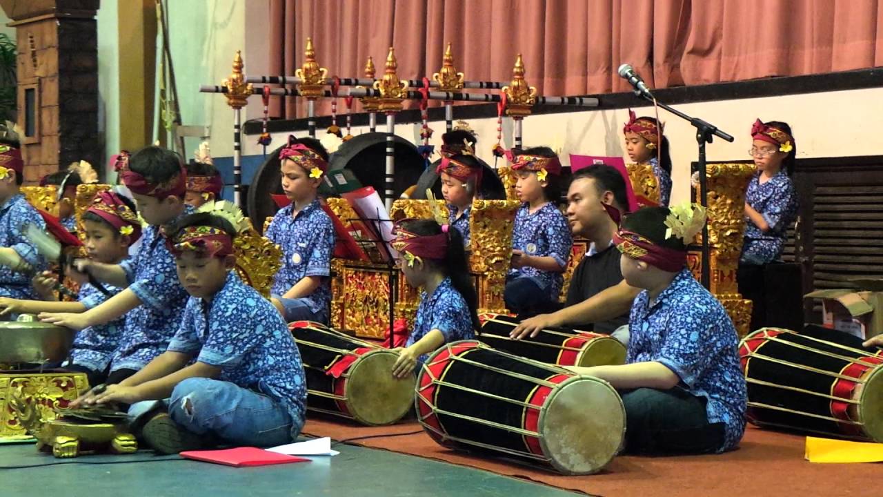 Art Performance - Cinta Negeriku - YouTube