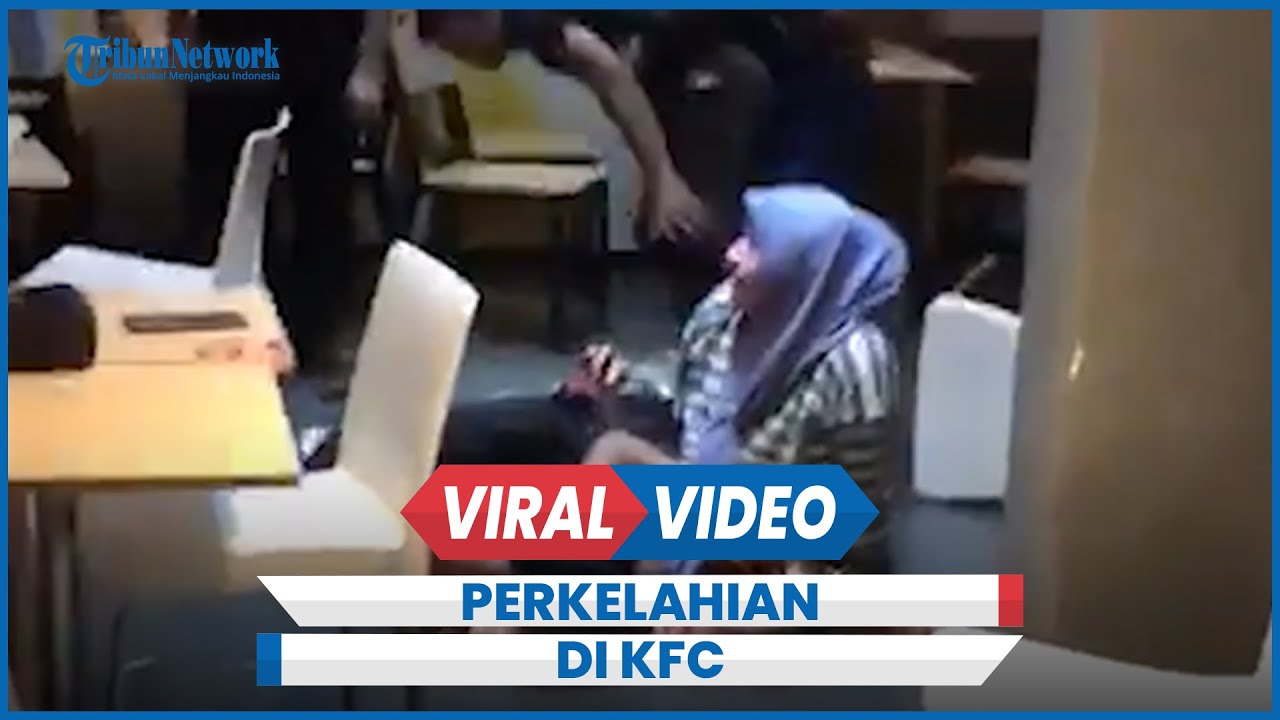 Perkelahian di KFC Lhokseumawe, Angkat Kursi Hantam Lawan - YouTube