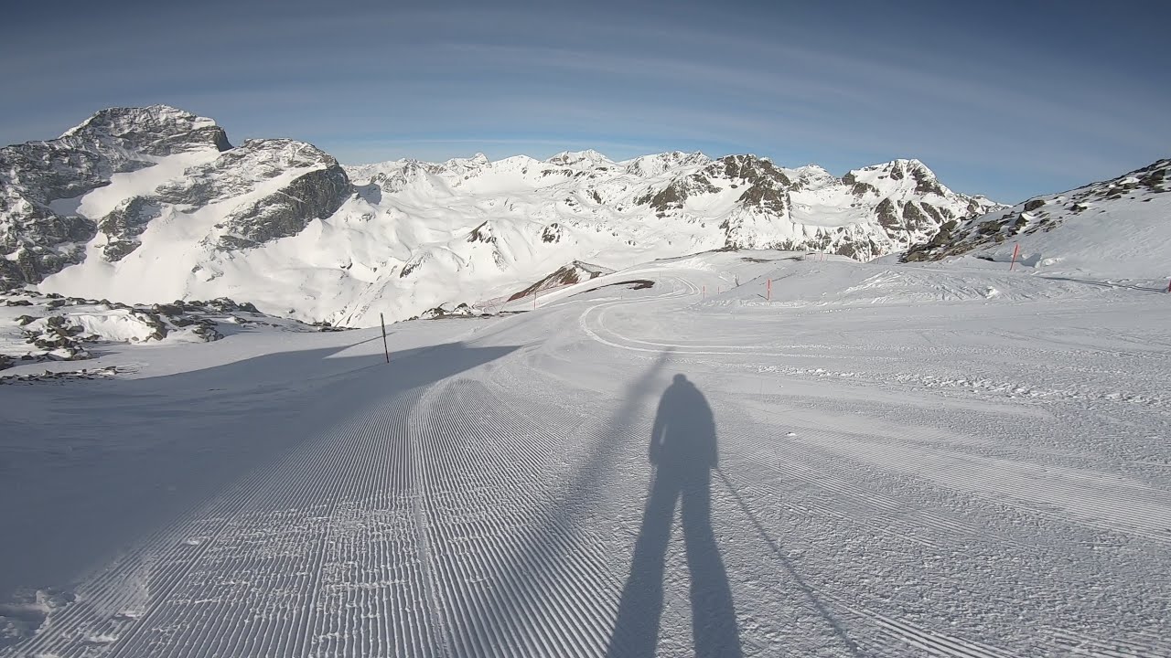 Descent from Piz Nair to Lej Da La Pesch - Piste No 16 , St. Moritz ...