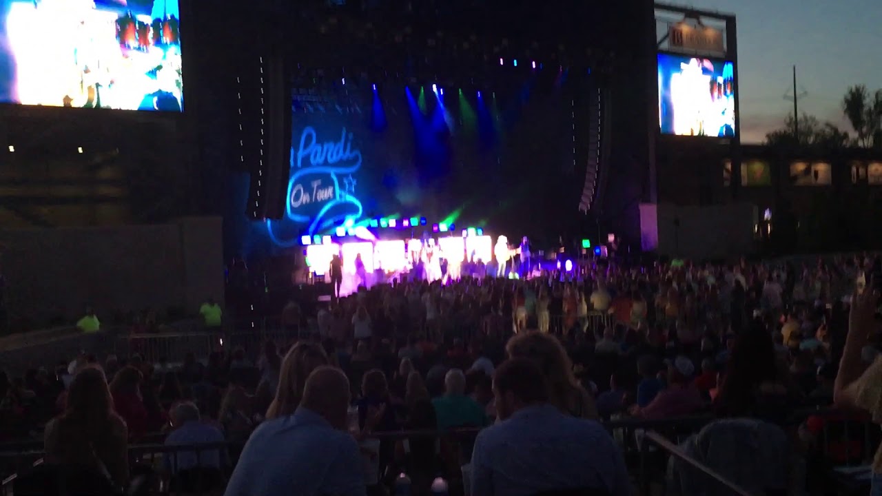 Jon Pardi in Brandon “Heartache Medication” 6/13/19 - YouTube