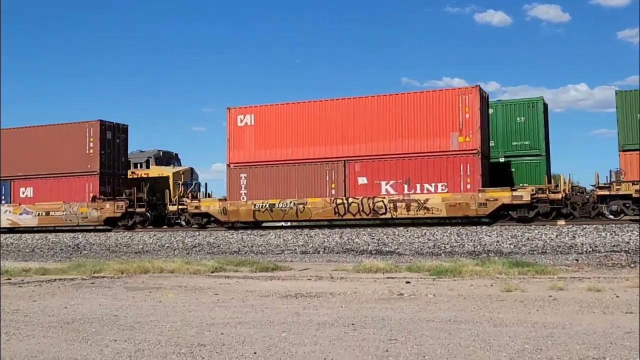 UP 5459 Z-Train EB Meets UP 7010 Z-Train WB At Tangerine Road Railroad Crossing, Marana, AZ ...
