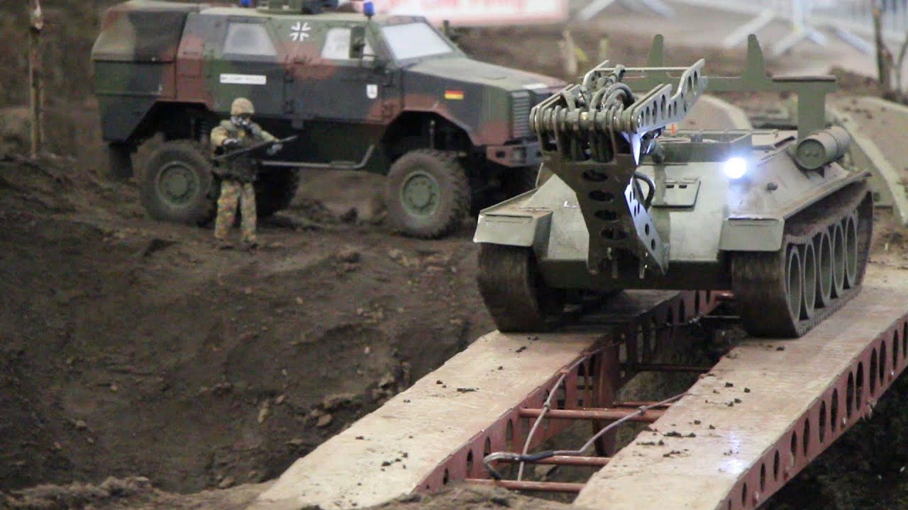 RC Panzer / Tank & Militärfahrzeuge - EuroModell Bremen - YouTube