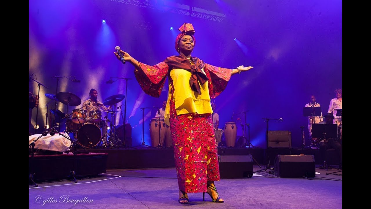 FAYA TESS accompagnée par des cubains : Nuit de la Rumba à LYON - YouTube