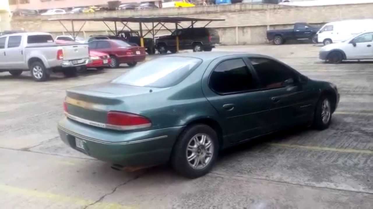 Chrysler Stratus 97 motor V6 cuatro puertas verde - YouTube