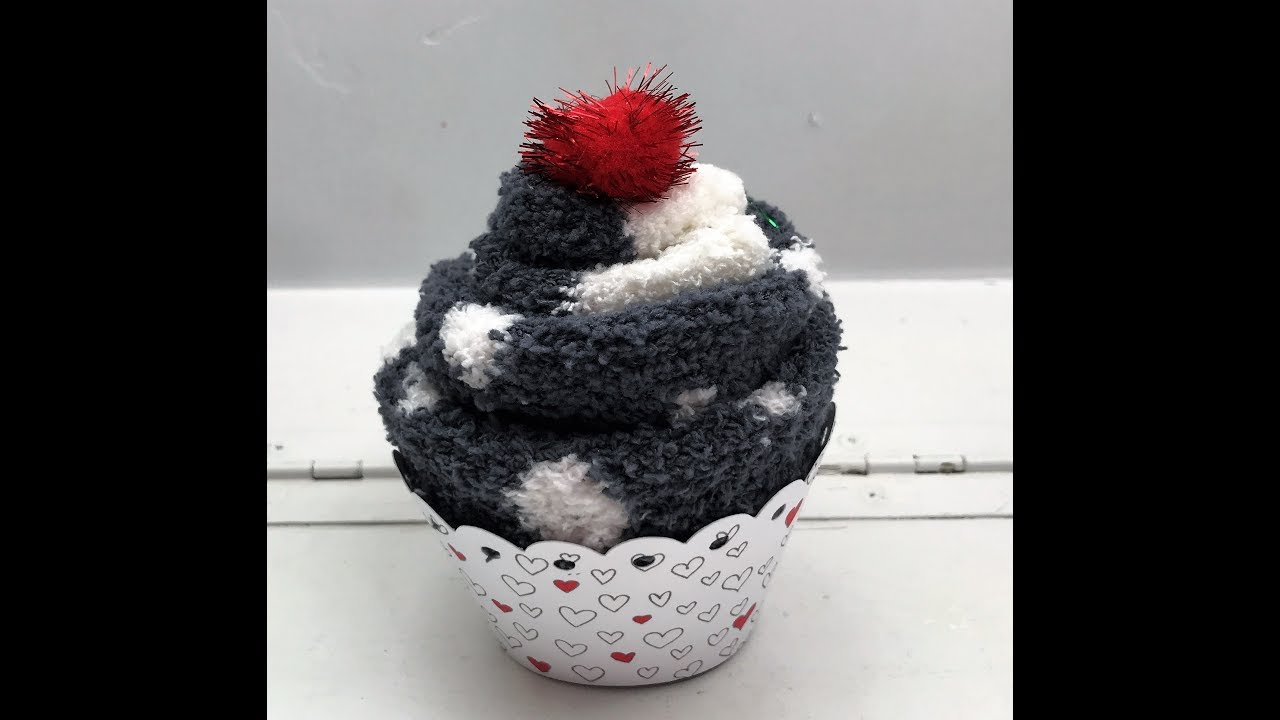 Fuzzy Sock Cupcakes! Facebook LIVE Video #14 - YouTube
