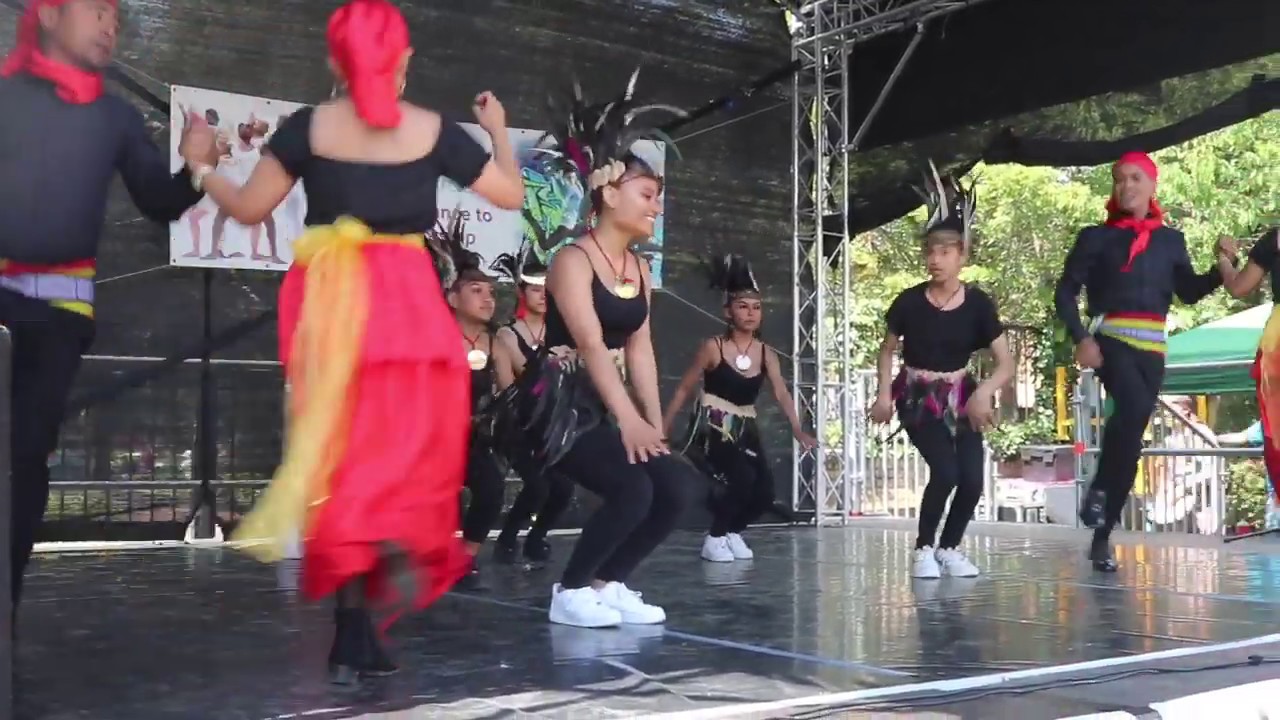Dansa Liurai Timor - YouTube