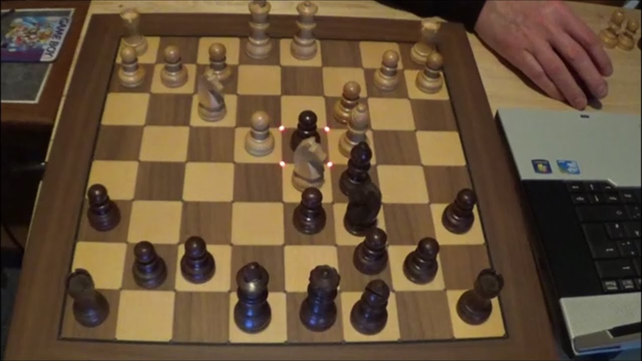 Genius Exclusiv vs. Chess System Tal - YouTube