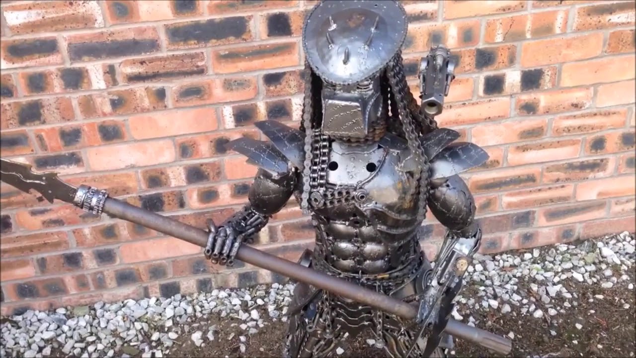Steampunk 'Predator' scrap metal sculpture - YouTube
