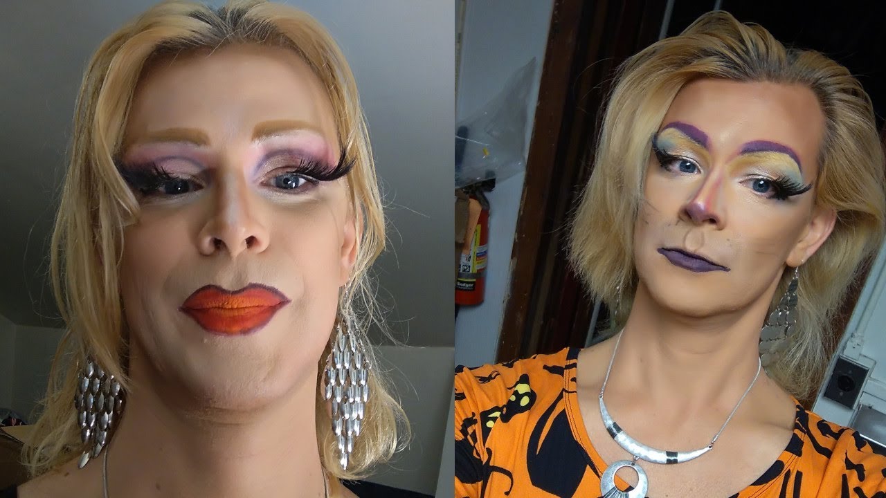 Kim Passable wearing heavy makeup eating a pickle. - YouTube