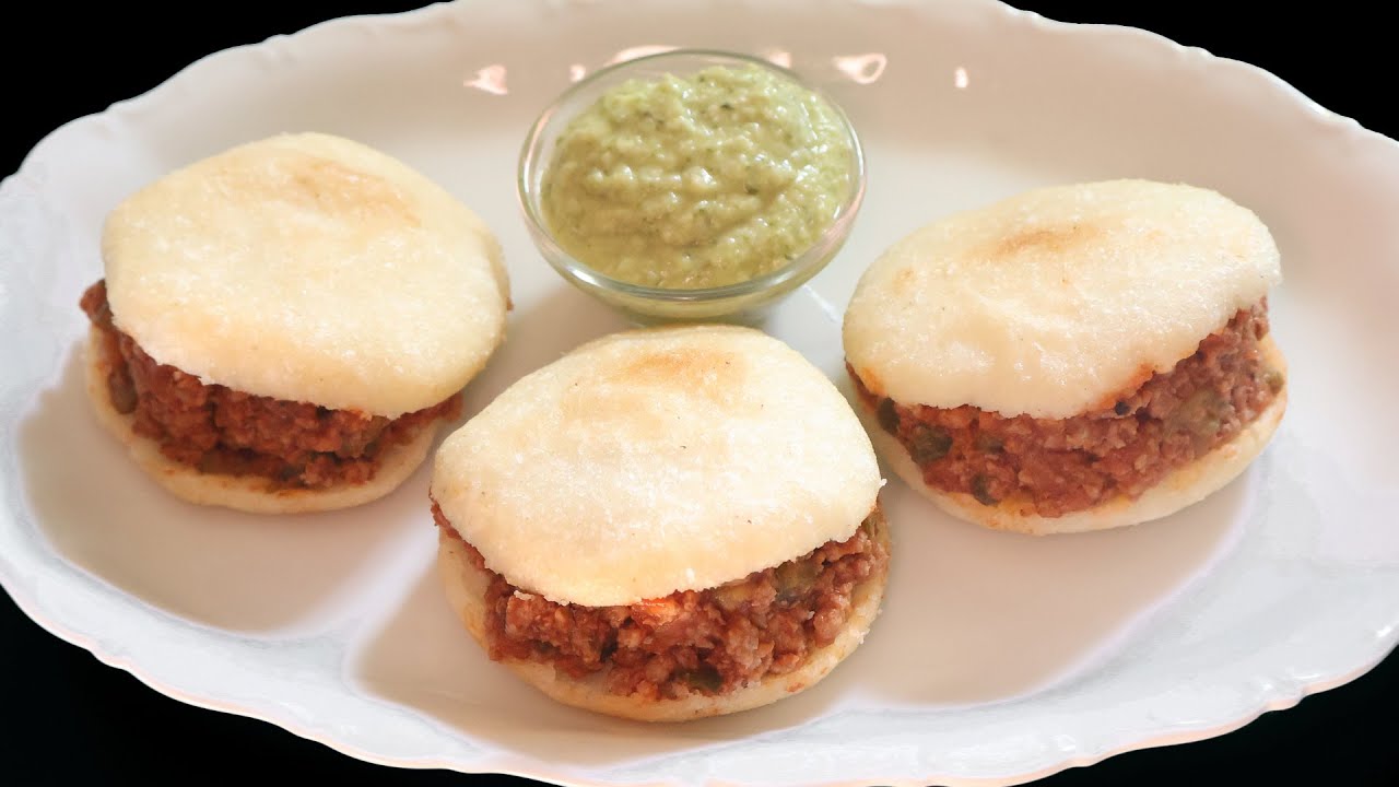 Arepa rellena de carne picada y salsa guasacaca paso a paso - YouTube