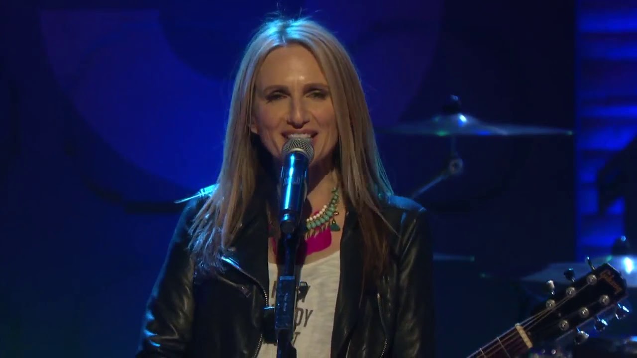 Veruca Salt - Seether (CONAN, 5-21-14) - YouTube