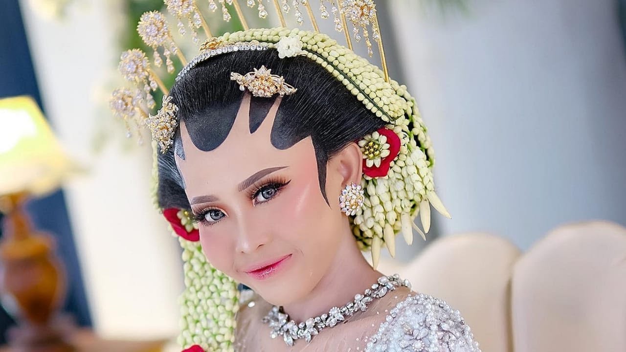 TUTORIAL BUAT PAES PENGANTIN JAWA MODERN - YouTube