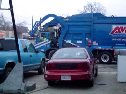 Allied Waste Autocar ACX/McNeilus Front Loader - YouTube