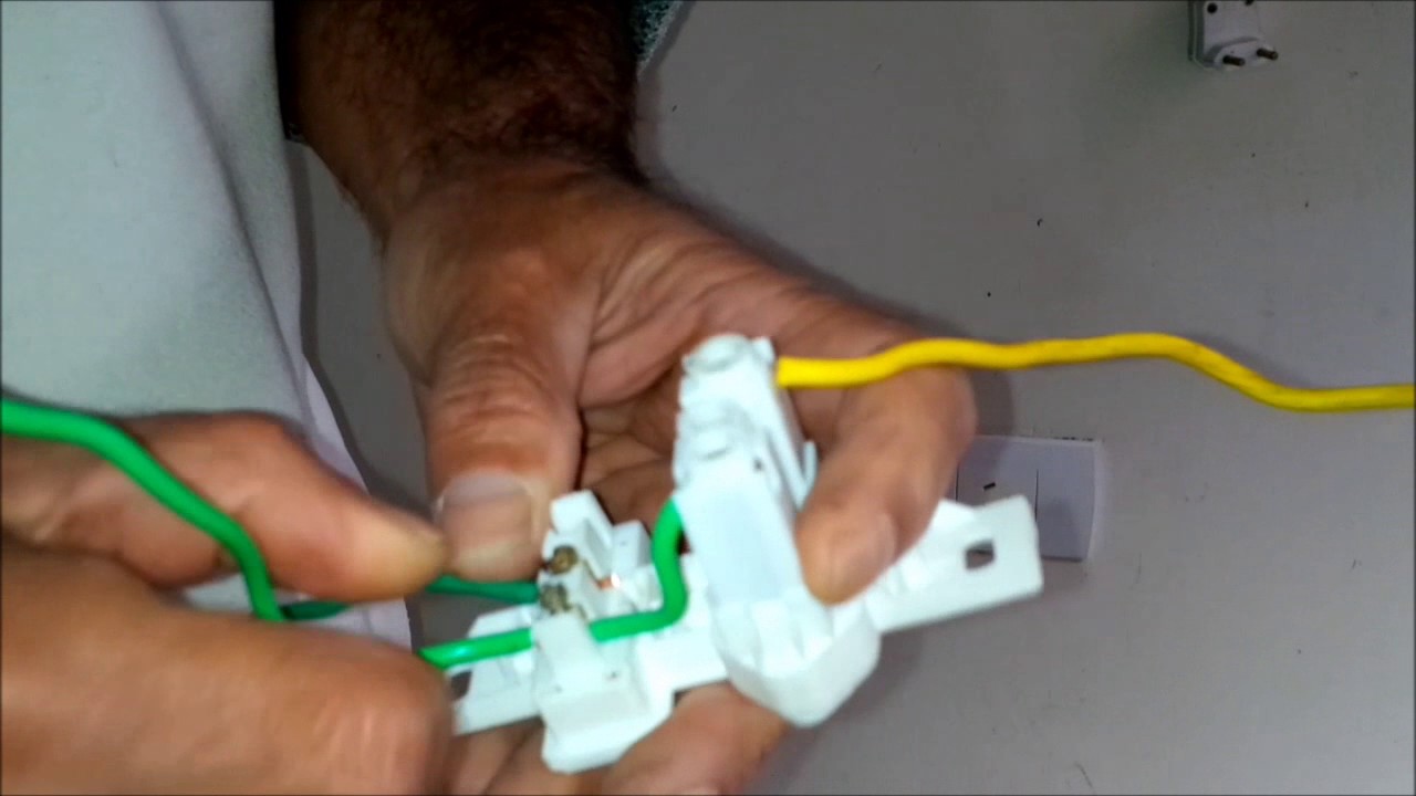 2 dicas importantes para instalação de interruptor com tomada - YouTube