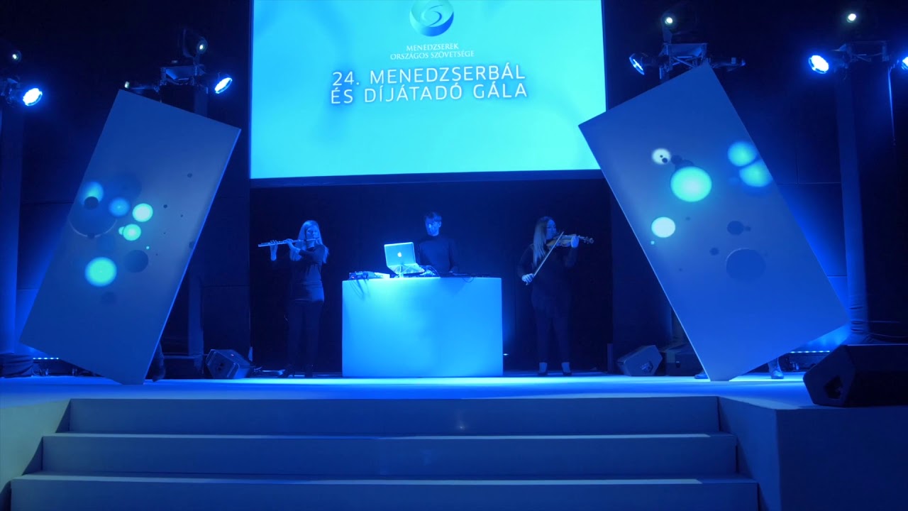 Real time 3D motion tracking video projection - YouTube