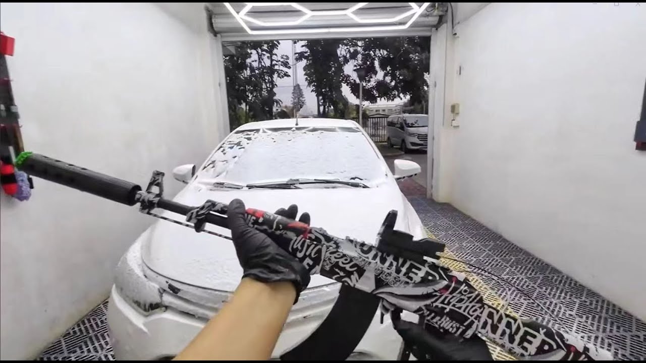 Clean cars with CRAZY water GUNs - YouTube