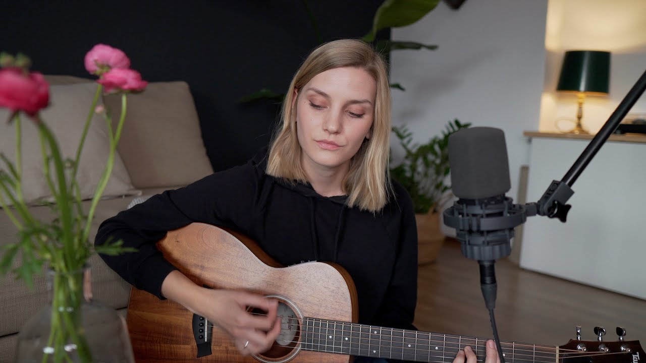 Lewis Capaldi - How I'm Feeling Now (acoustic cover) - YouTube