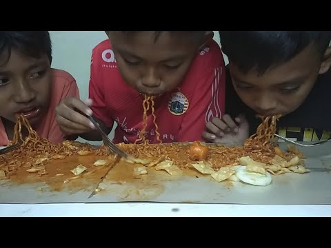 Bocil Mukbang Mie Samyang || Bukannya Kepedesan malah bilang Mantap