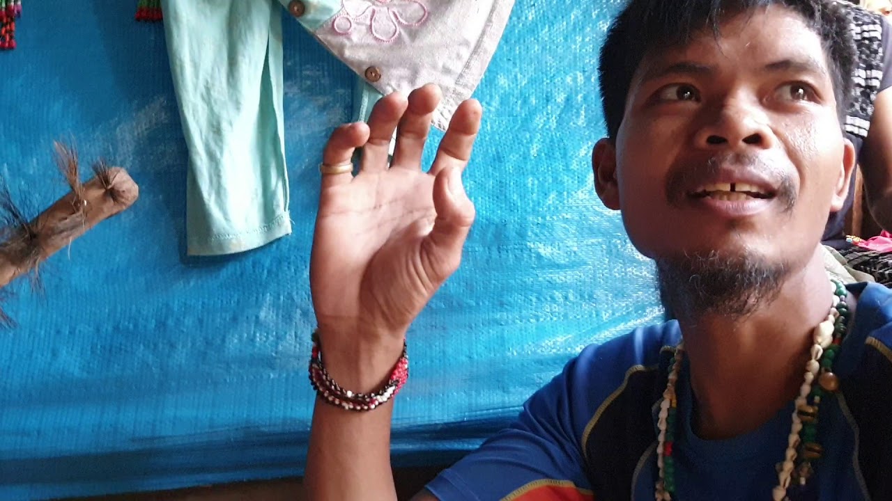 Angiyan tuning the kuglong - YouTube