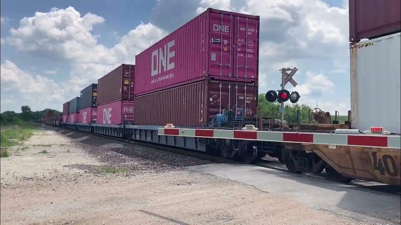 County Road P11 railroad crossing, UP 8267 Intermodal Train, Arlington, NE - YouTube