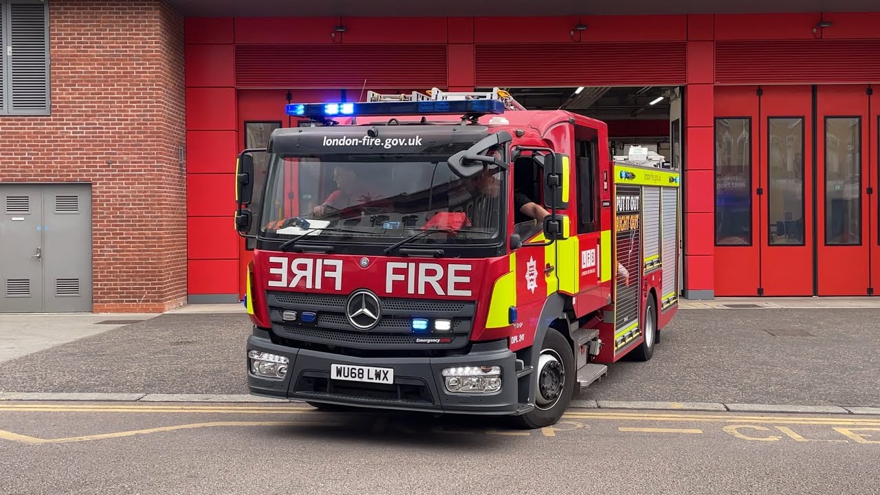 F301 - LFB Leytonstone Pump Ladder Turnout to an Emergency - YouTube