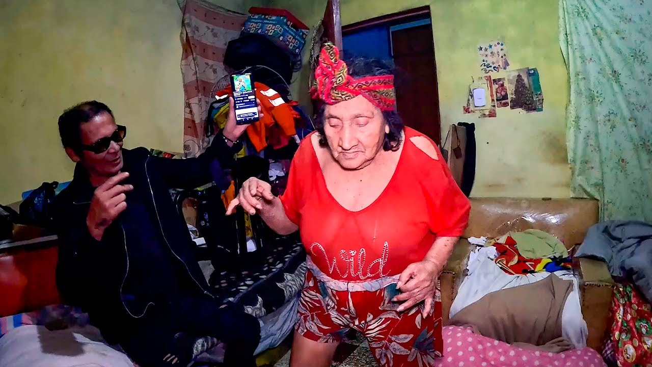 TIENE 90 AÑOS Y ES UN ICONO DEL BAILE EN EL CALLAO LA TIA ROSITA - YouTube