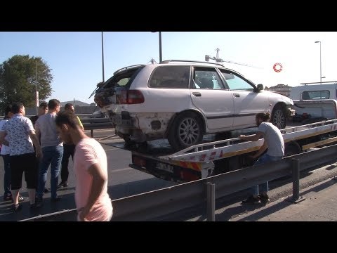 E-5'te Makas Atarak Hız Yapan Gençler Zincirleme Trafik Kazasına Neden Oldu