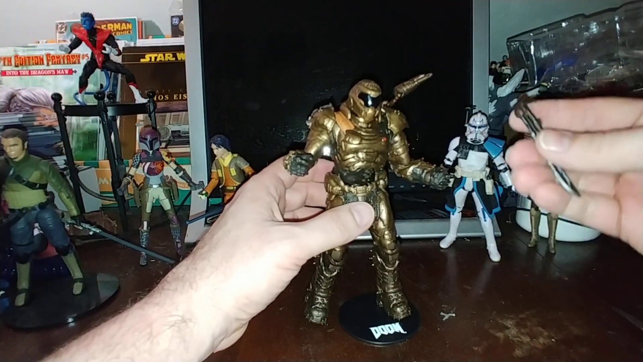 Bronze Doomslayer Doom toy review (found at Walgreens). Video game ...