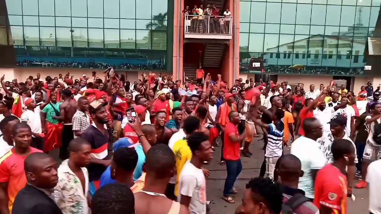Asante Kotoko supporters insults rivals Hearts of Oak in celebratory ...