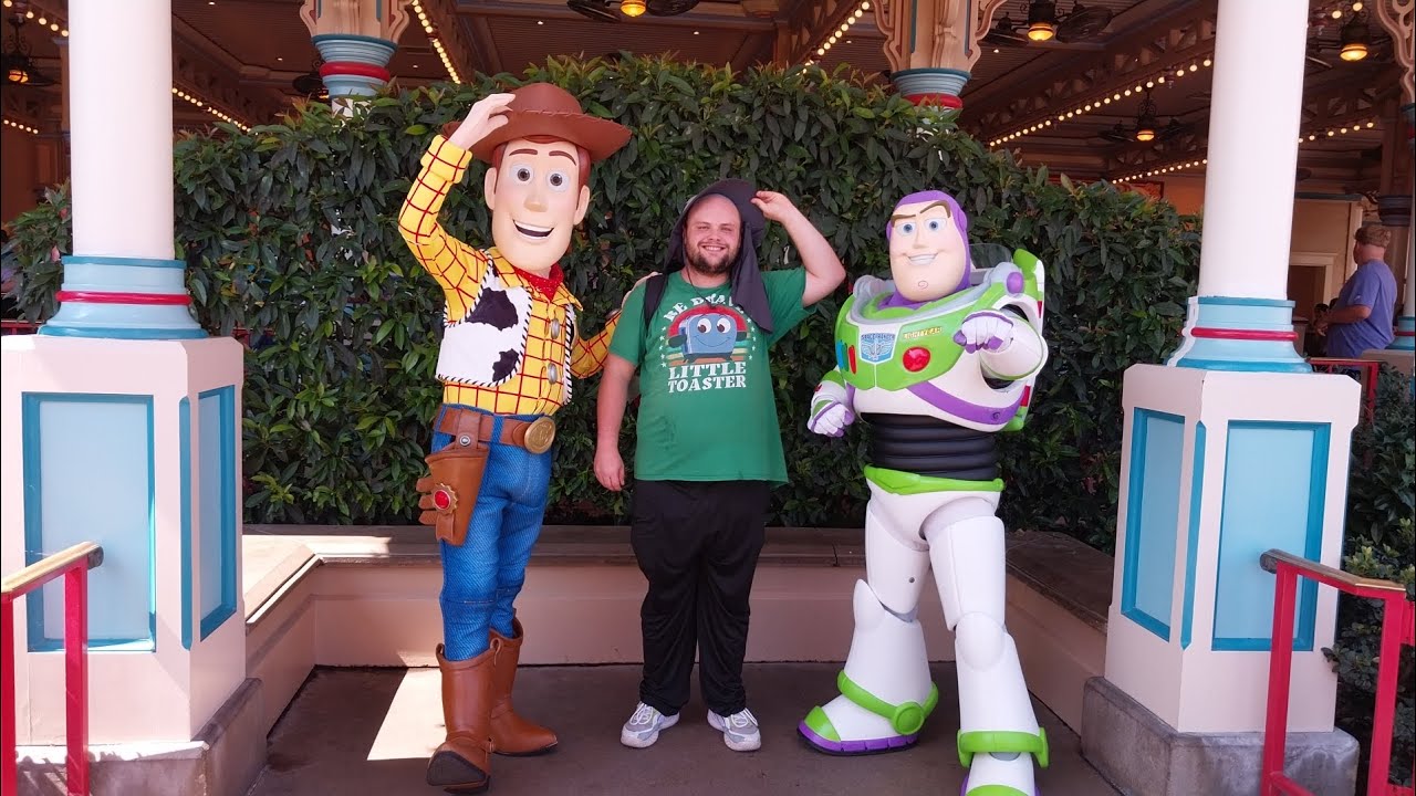 Meeting Woody and Buzz Lightyear - YouTube