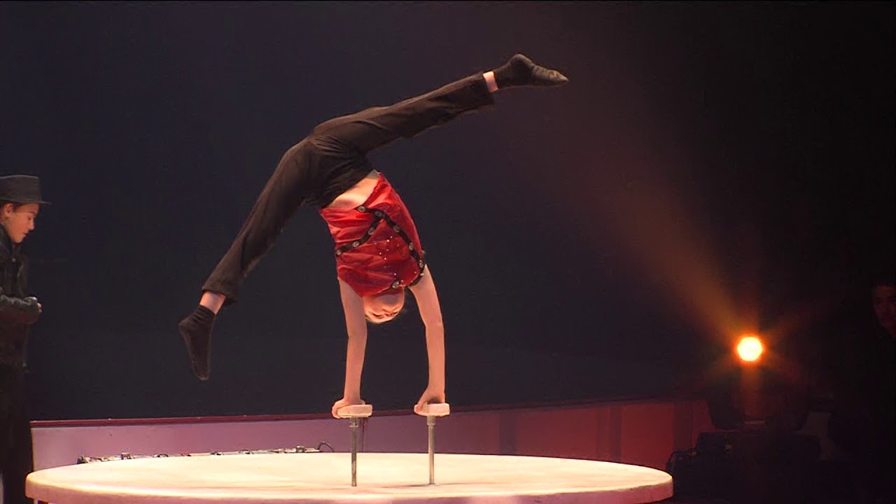 Antonio et Connor Garcia - 16ème Festival International du Cirque - YouTube