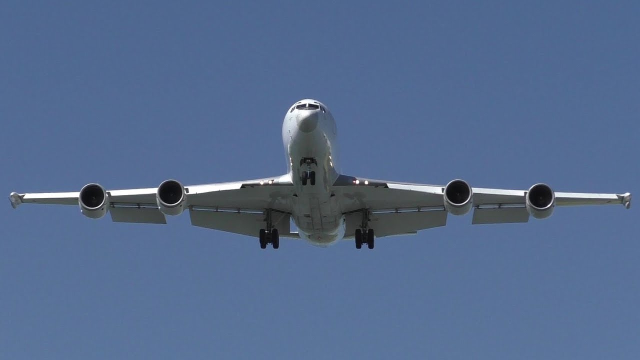 U.S. Navy Boeing E-6B Mercury [164410] Landing at Lethbridge Airport ᴴᴰ ...