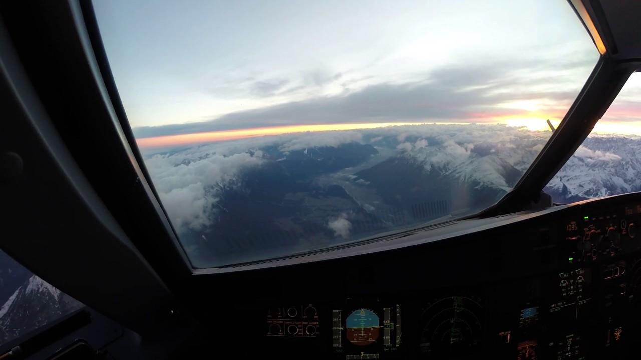 Spectacular Real Time Visual Approach to Innsbruck LOWI (No Simulator ...