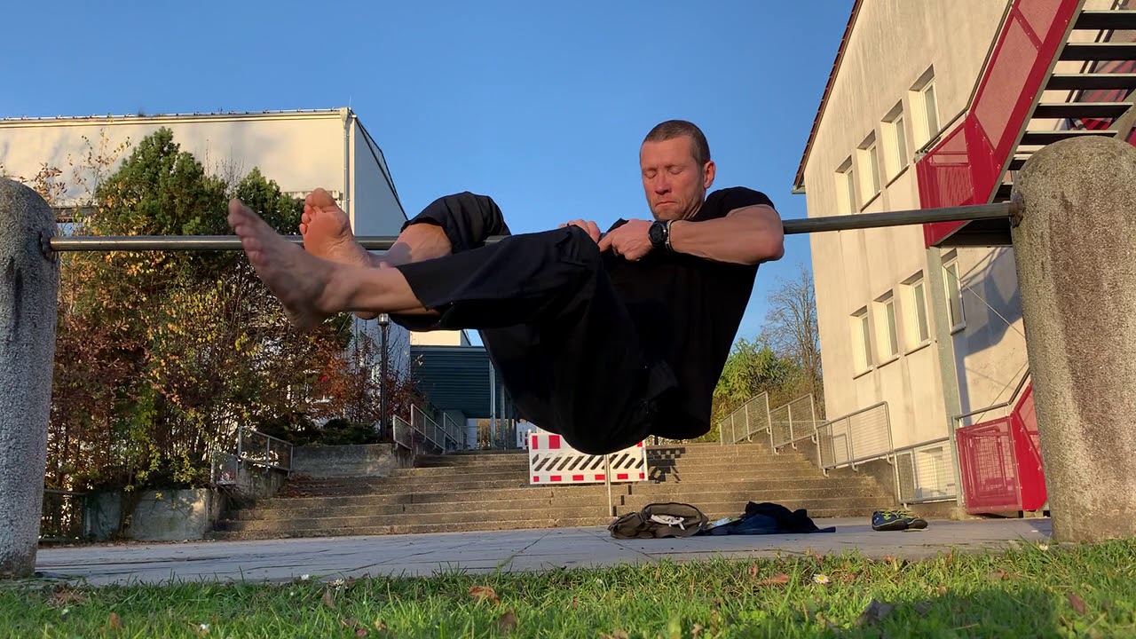 SSU - Shoulder Hang One Hand Grip Hand Swing | By MovNat - YouTube