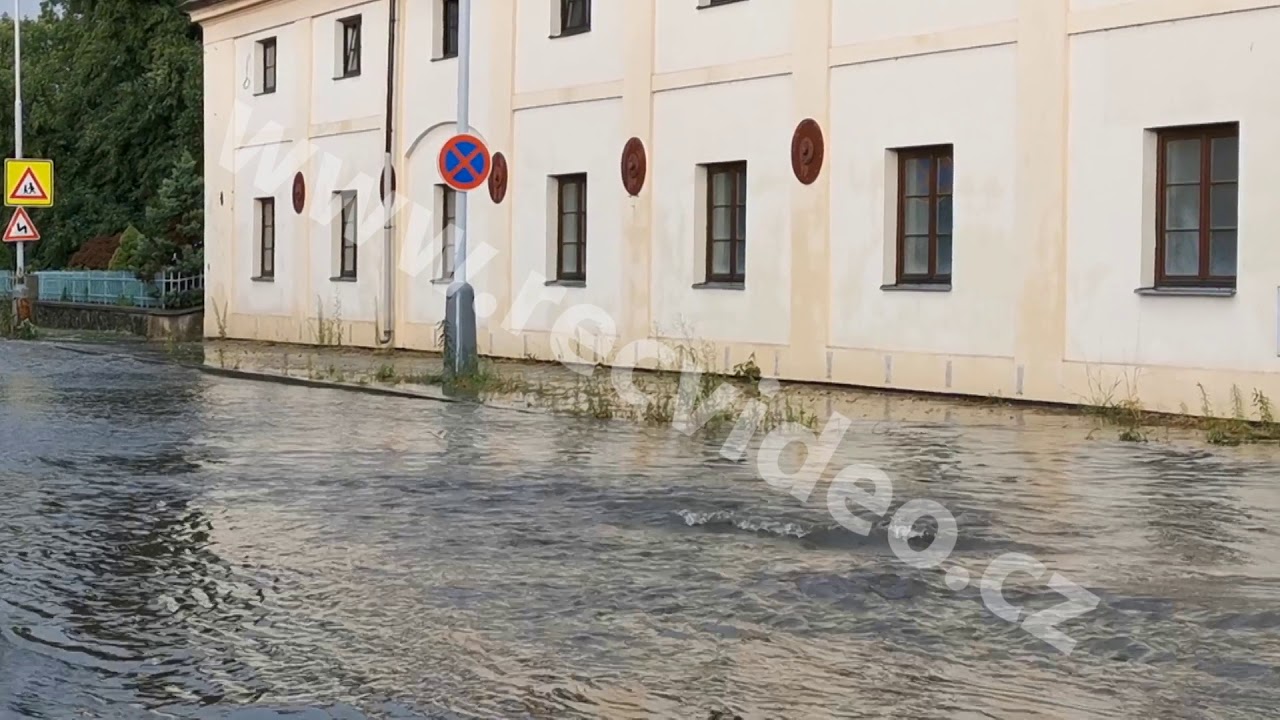 ČR - Praha - počasí - déšť - záplavy - povodně - voda - louže - YouTube