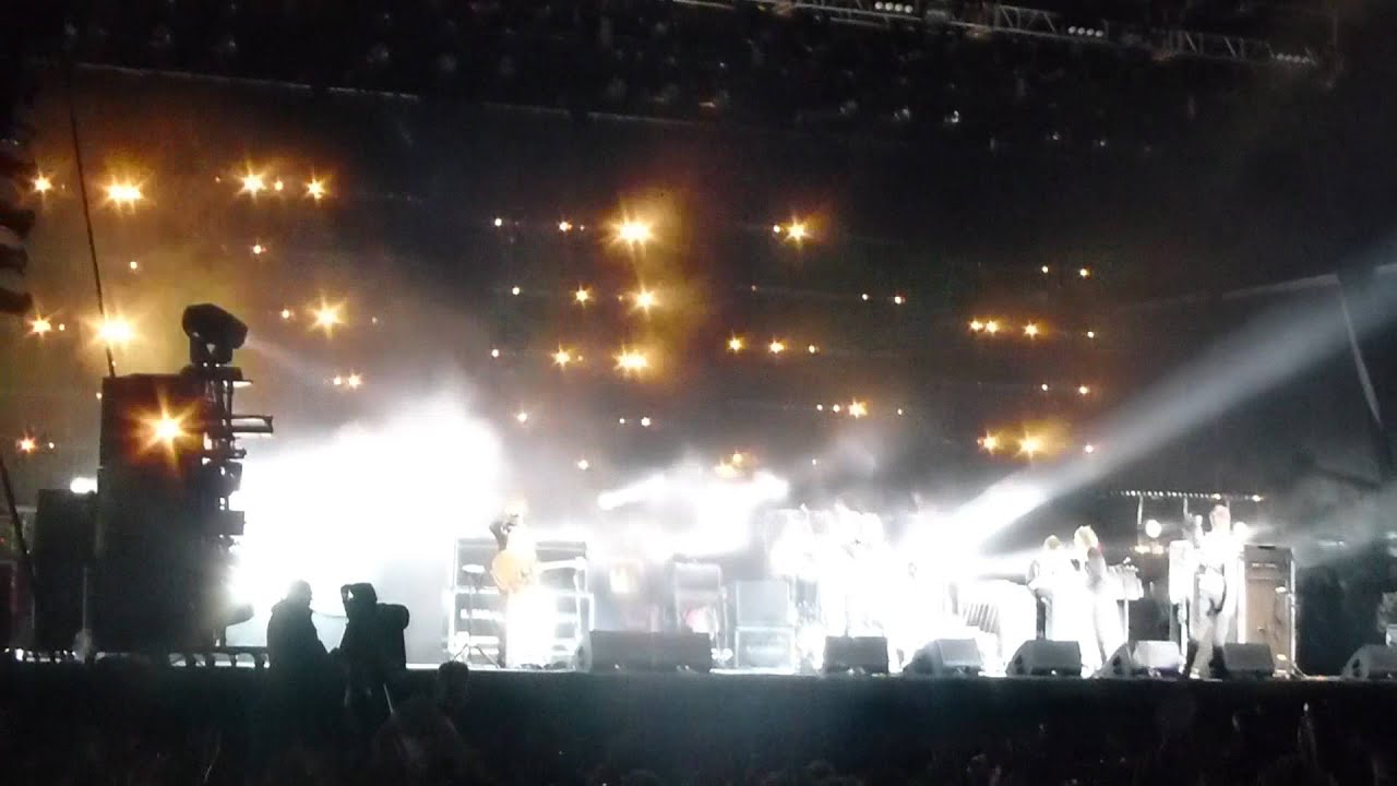 Kasabian fire Leeds Festival 2012 - YouTube