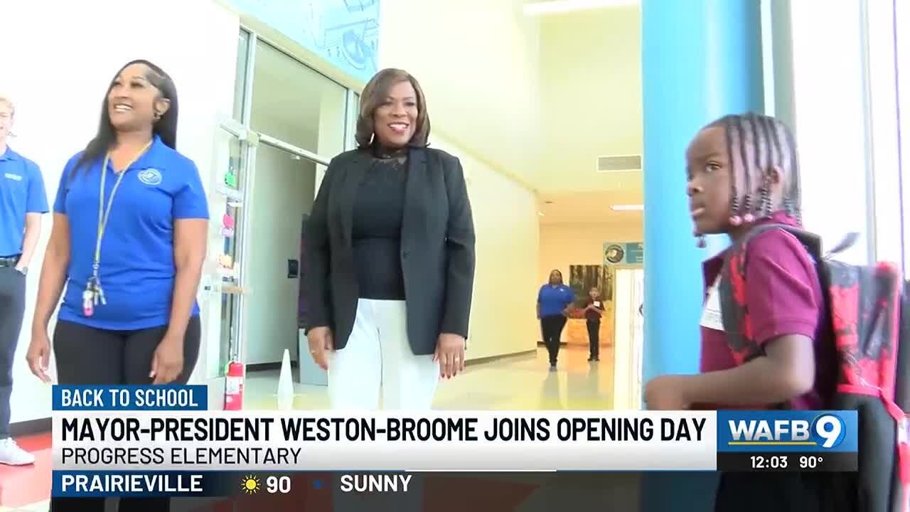 Community leaders welcome back sudents to Progress Elementary - YouTube