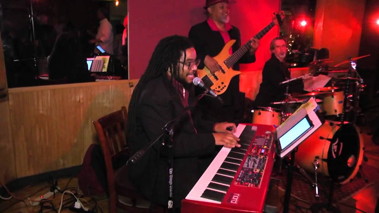 Blurred Lines (The Jon Bates Band) - YouTube