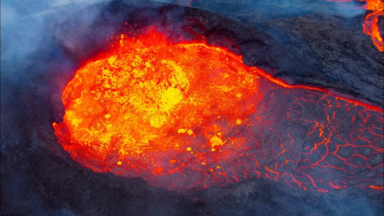 ICELAND VOLCANO ERUPTION - RELAXING FLYOVER - CINEMATIC AERIAL VIEW ...