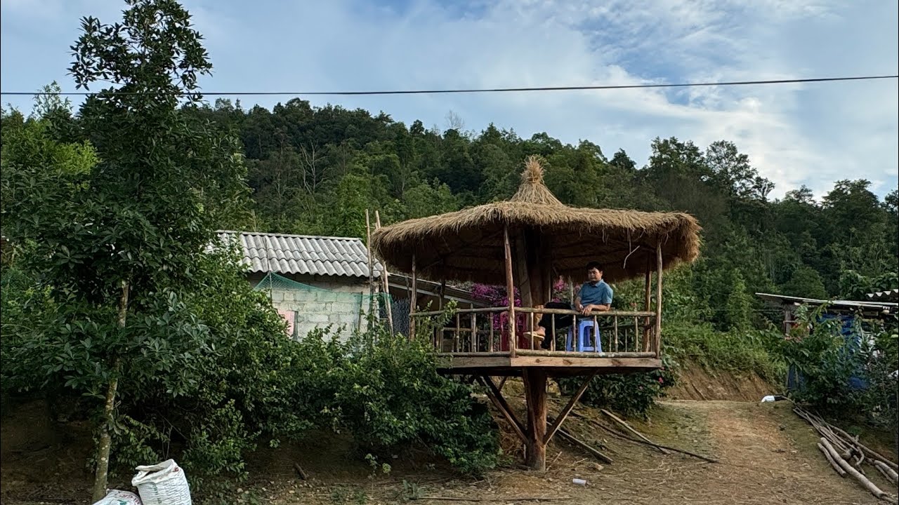 30 days to complete the construction of a hexagonal wooden house i ly ...