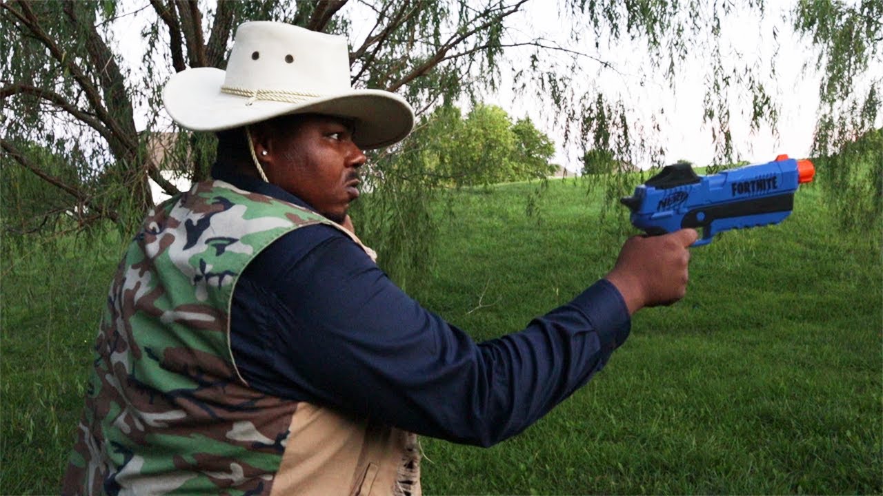 Nerf War: Old Western Showdown - YouTube