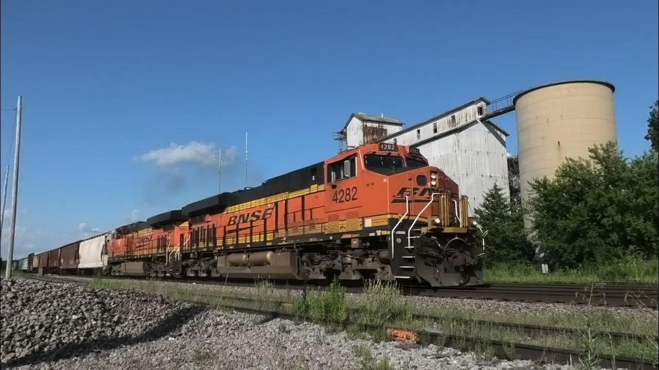 BNSF 4282 West in Wataga, IL 7/6/24 - YouTube