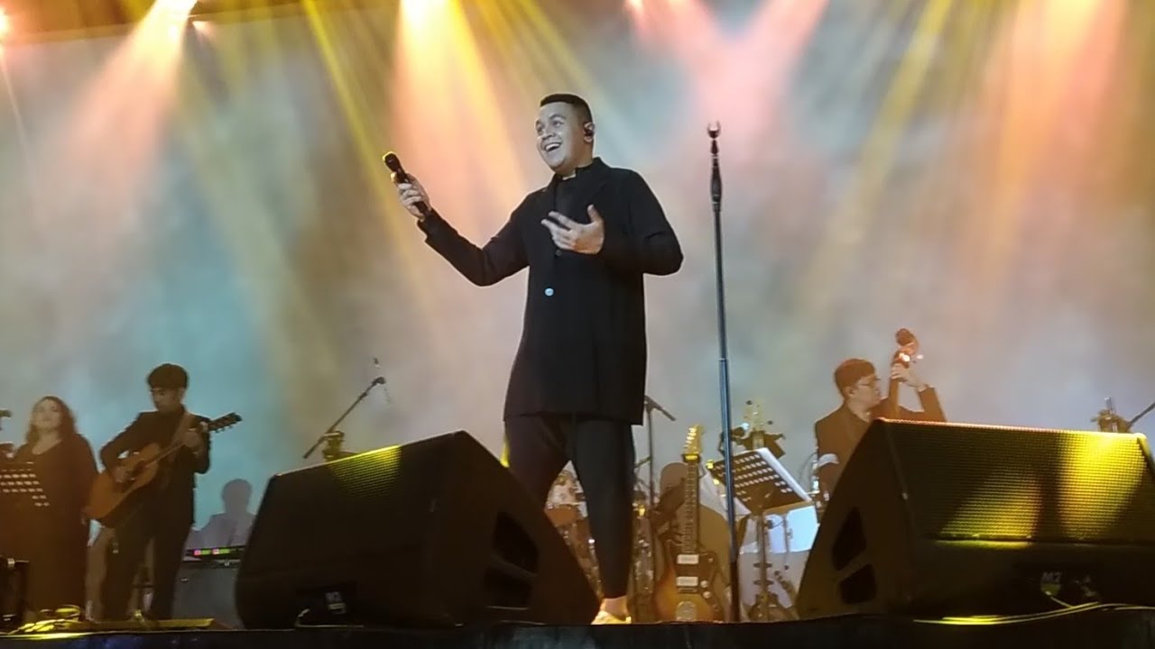 TULUS - Cahaya (Live at Konser Monokrom TULUS) Sabuga, 20 November 2018 ...
