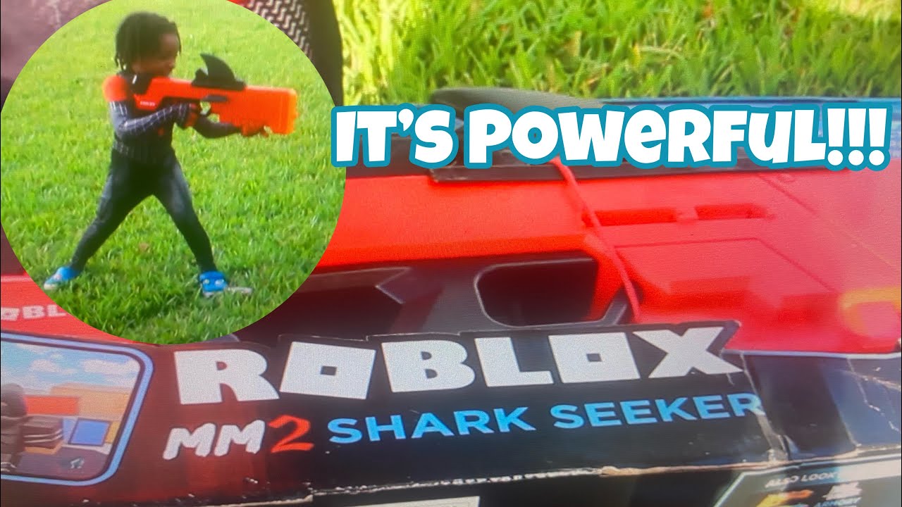 NERF ROBLOX MM2 SHARK SEEKER TOY GUN REVIEW - YouTube