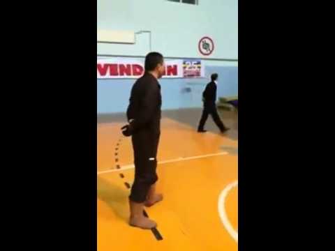 Muhteşem bir yanık ses !