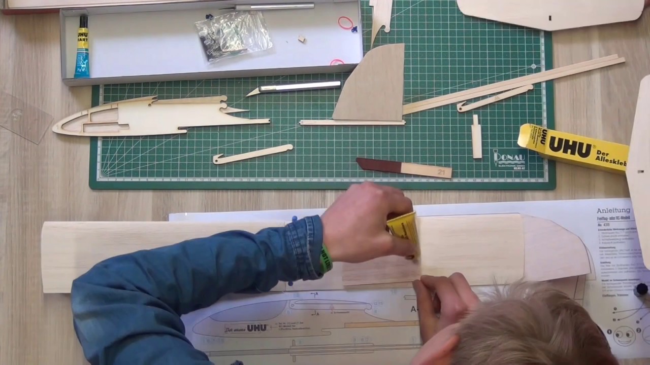 Graupner Mini UHU Workshop bei Voltmaster im Zeitraffer - YouTube